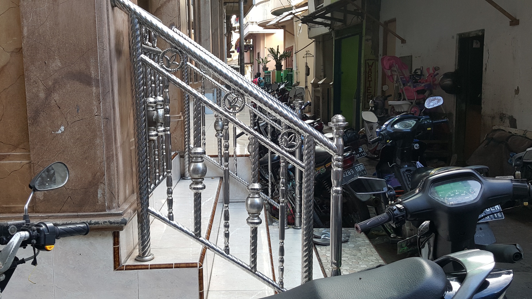 Railing Tangga 6# | Total Logam Kreasi